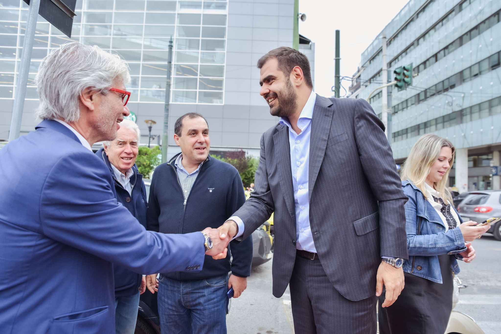 Επίσκεψη στο εκλογικό περίπτερο του Πειραιά - Παύλος Μαρινάκης